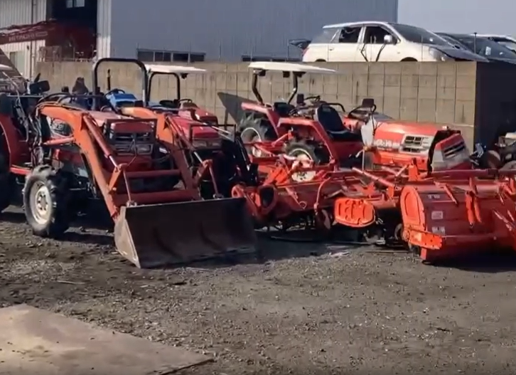 Current Status of Tractors at Our Head Office - ワールドブリッジ株式会社