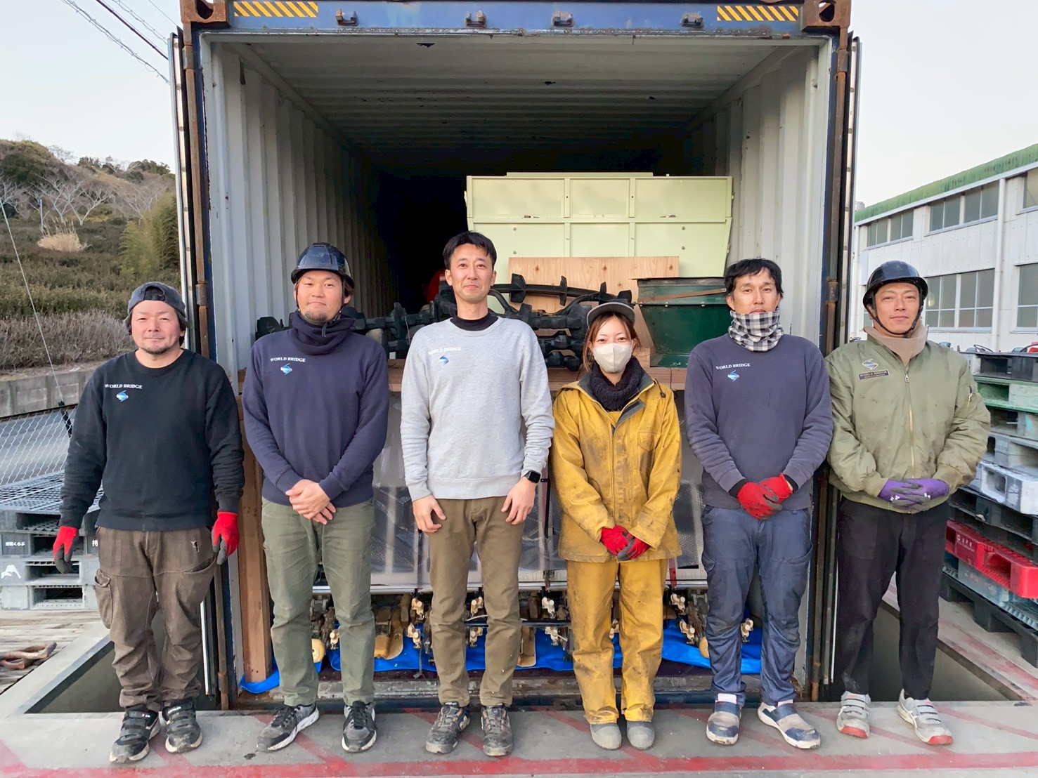 Container Stuffing Completed for Southeast Asia - ワールドブリッジ株式会社